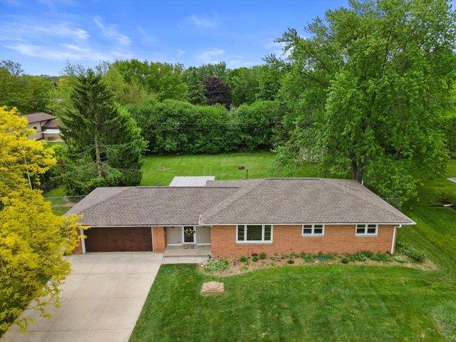 14101 W Maple Ridge Rd, New Berlin, WI 53151