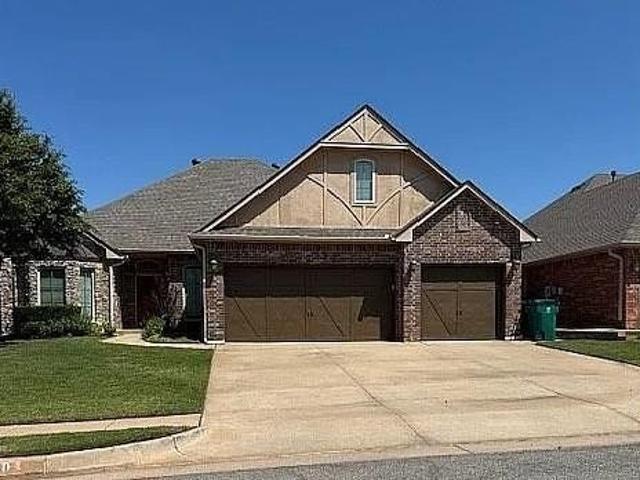 14104 Canterbury Dr, Edmond, OK 73013