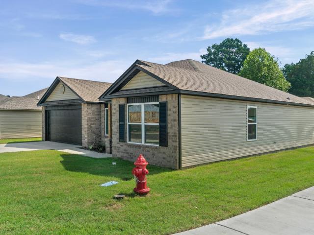 1410 Manor Court