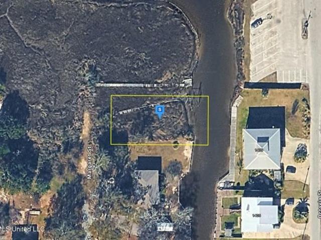 1410 Margaret St, Ocean Springs, MS 39564