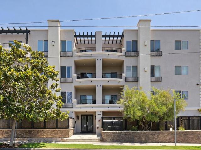 1410 N Curson Avenue 202