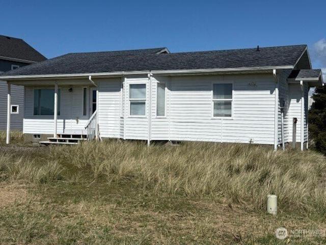 1410 N Jetty Ave SW, Ocean Shores, WA 98569