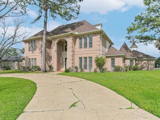 1410 Osborne Dr, Friendswood, TX 77546