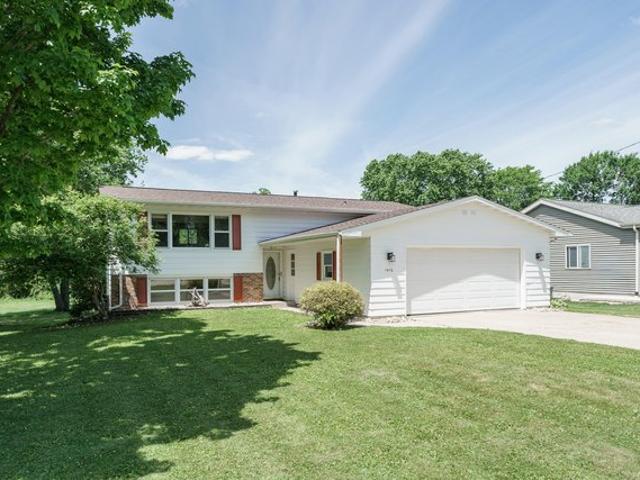 1410 Davis St, Watertown, WI 53098