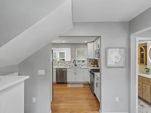 1410 E Road Six