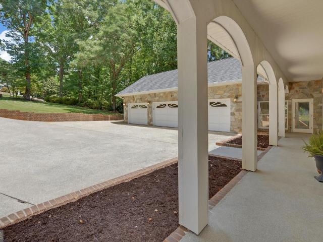 1410 Hunters Trail