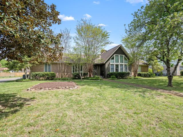 1410 Huntington Dr, Murfreesboro, TN 37130 | Compass