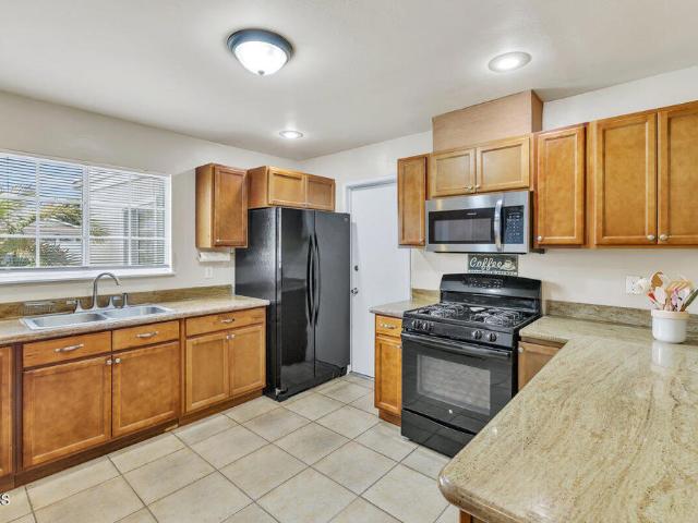 1410 Huntswood Way