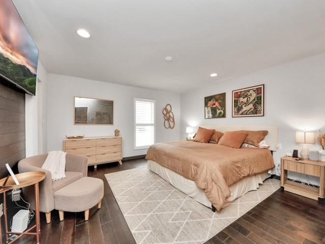 1410 Hyde Park Boulevard 203