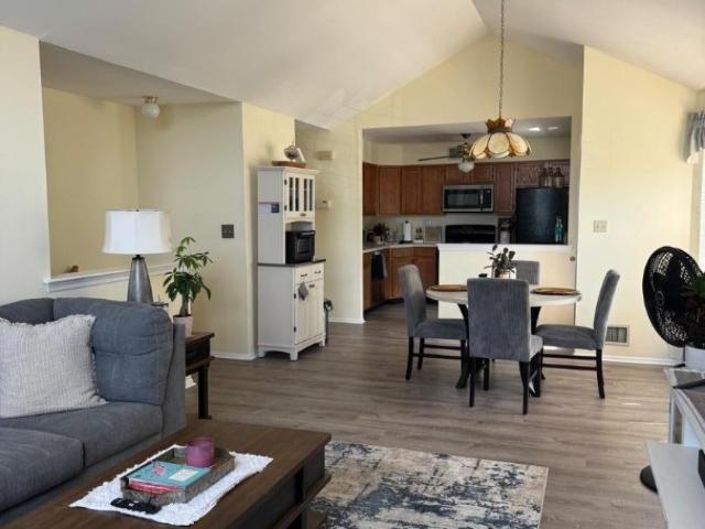 1410 Pinhorn Dr