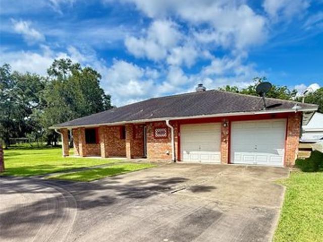 1410 S Dance Dr, West Columbia, TX 77486