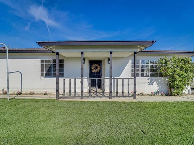 1410 Southgate Dr, Bakersfield, CA 93304