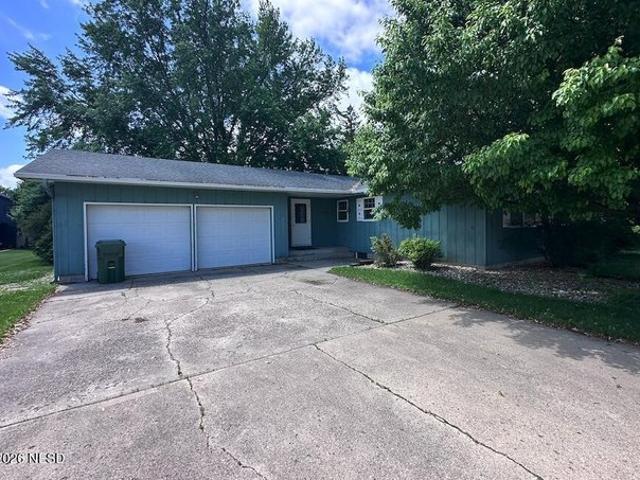 1410 3rd Ave NE, Watertown, SD 57201