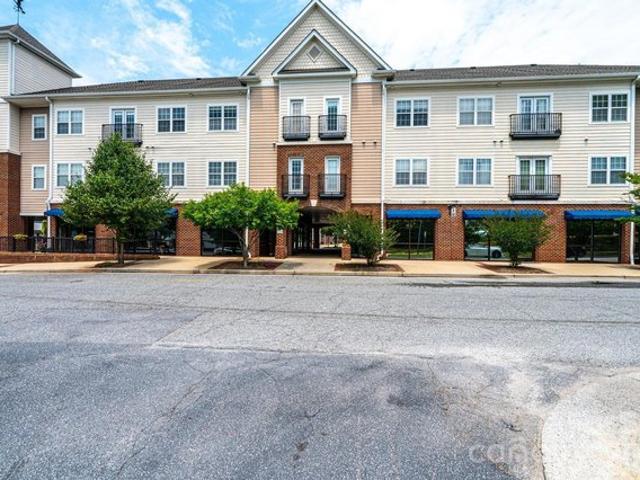 1410 4th Street Dr NW Unit 201, Hickory, NC 28601