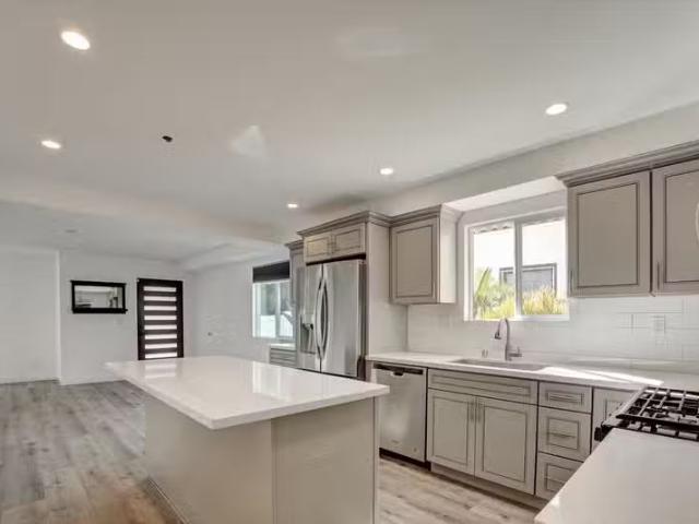 14111 Sylvan St Houses in Los Angeles, CA