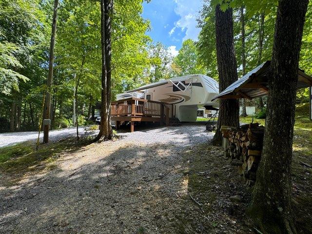 141/142 Serenity Cir, Cosby, TN 37722