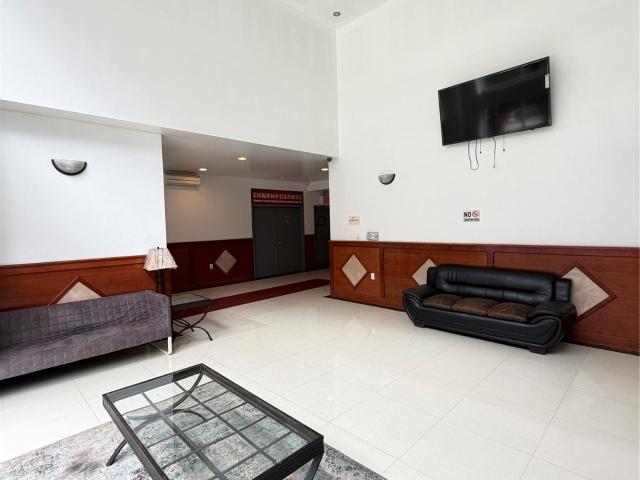 14118 Cherry Avenue 6G