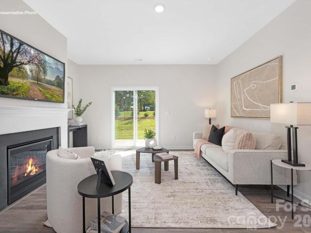 1411 Mammoth Road
