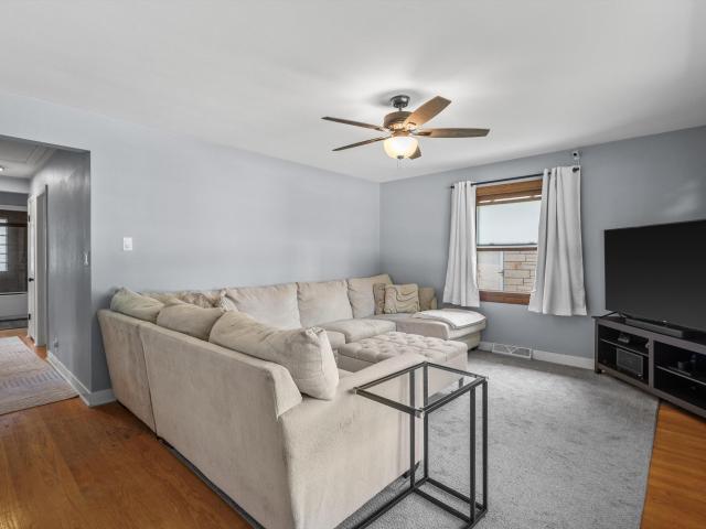 1411 Manitowoc Ave