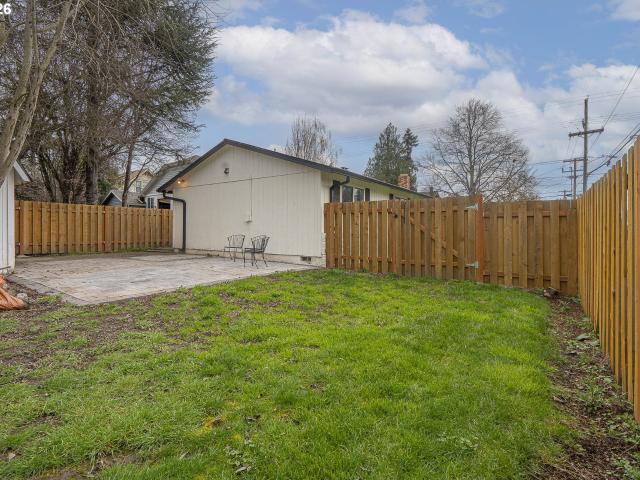 1411 ne evans st