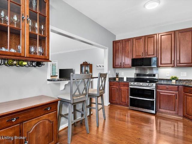1411 Amberlin Ln