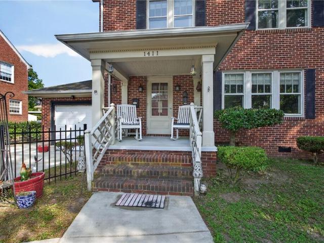 1411 Chesapeake AVE