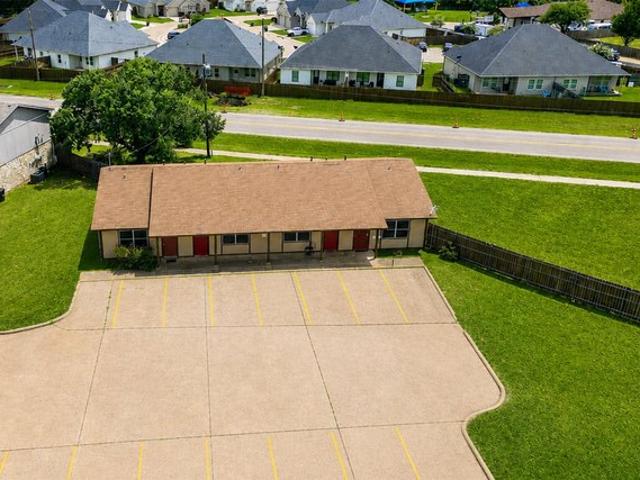 1411 Courtney Pl, Cleburne, TX 76033