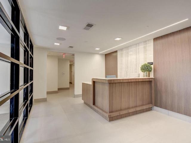 1411 Key Boulevard # 406