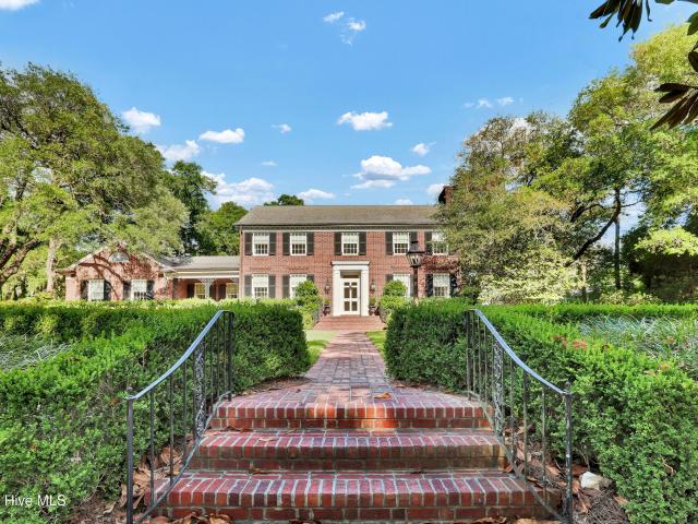 1411 Live Oak Parkway
