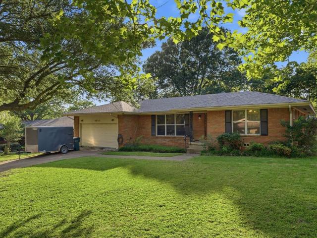 1411 Robin Drive