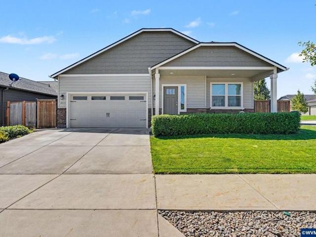 1411 SE Snowberry Ave, Dallas, OR 97338