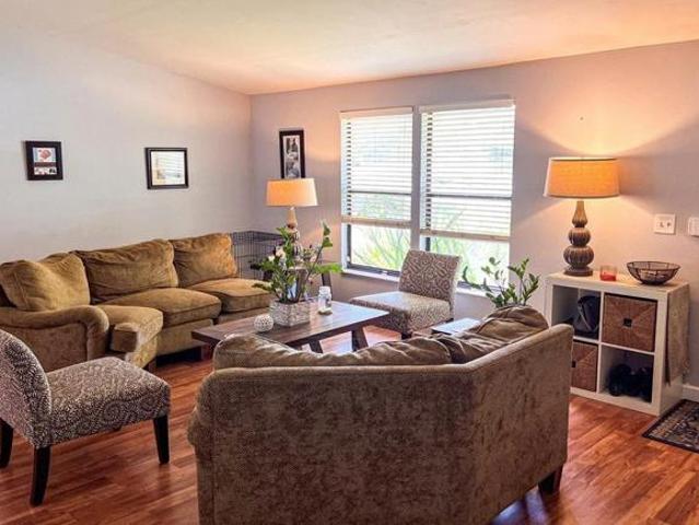 1411 Shadow Bay Ln, Brandon, FL 33510
