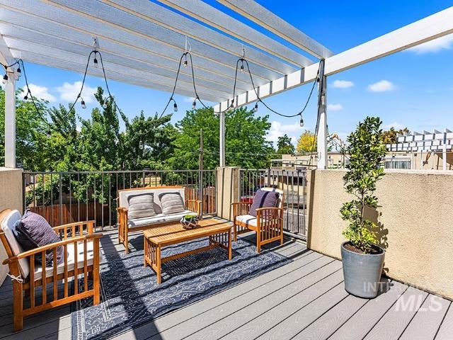 1411 W Grand Ave Apt 105