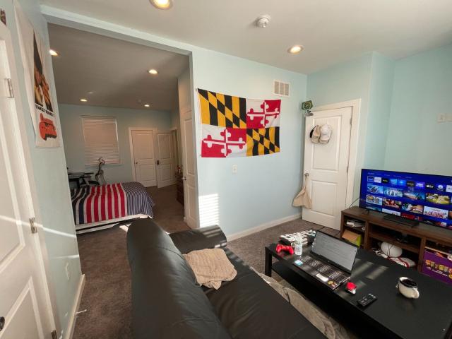 1411 W Thompson