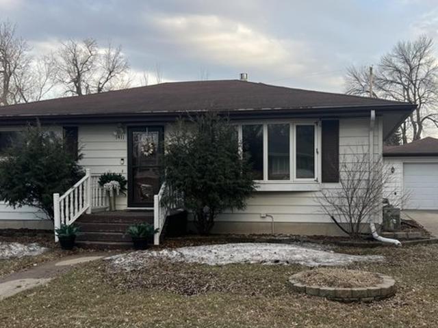 1411 14th Ave S, Grand Forks, ND 58201