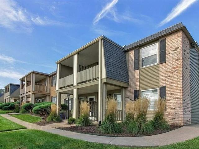 1411 1 SW Fairlawn Rd, Topeka, KS 66604