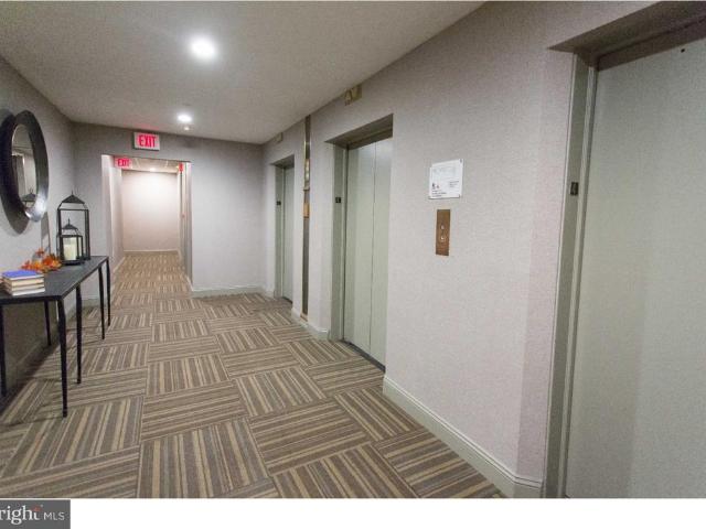 1411 4 Walnut Street # 804