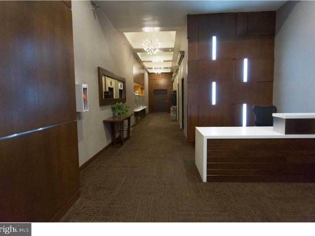 1411 6 Walnut Street # 303