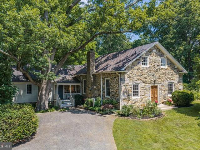 14127 Harpers Ferry Rd, Hillsboro, VA 20132