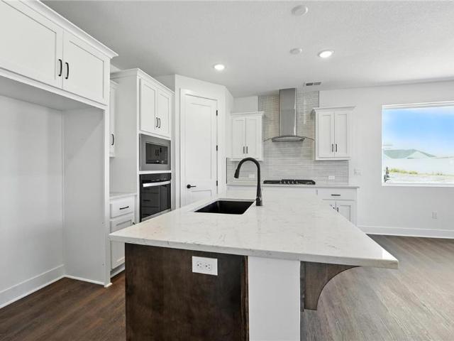 1412 N 162nd Terrace