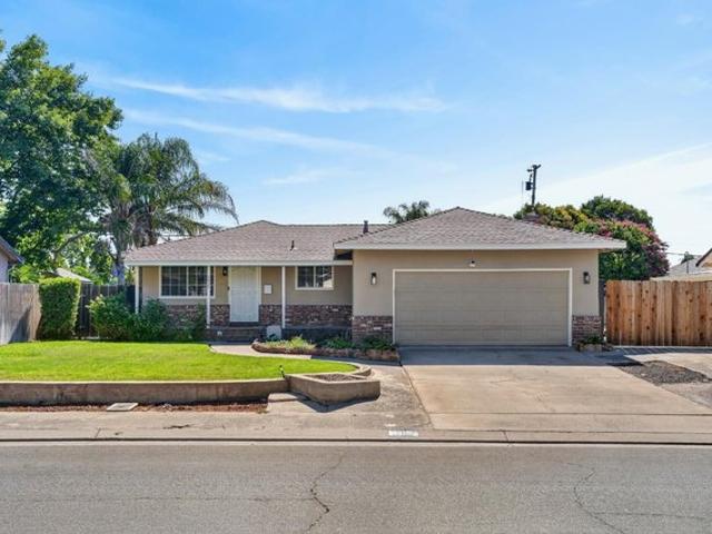 1412 Elisabeth Ave, Escalon, CA 95320