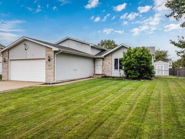 1412 Essex Dr, Chesterton, IN 46304