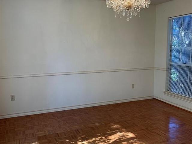 1412 Hyde Park Lane