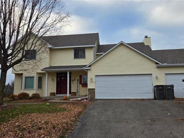 1412 Honeysuckle Ln, Waconia, MN 55387