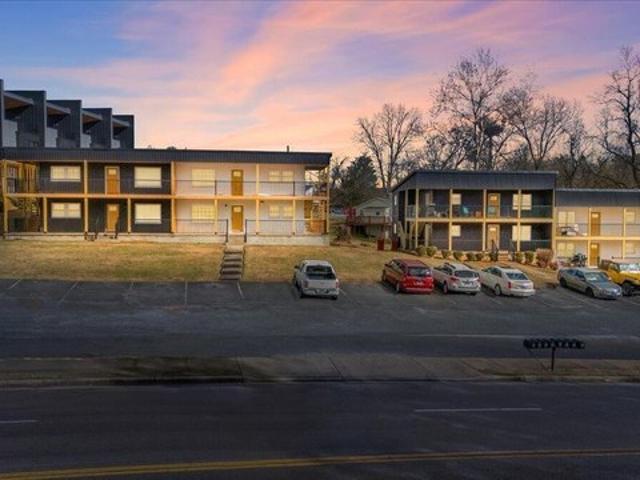 1412 Knob Creek Rd, Johnson City, TN 37604