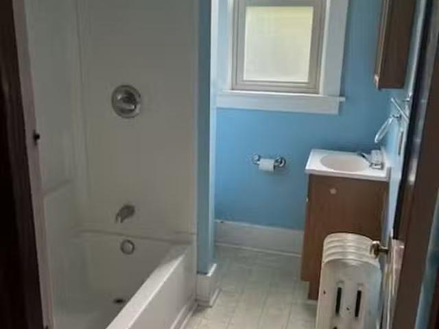 1412 Lenz Ave Unit 1B 1412 Lenz Ave