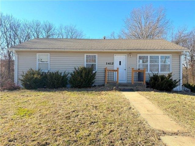 1412 Ridgeway Dr, Richmond, MO 64085