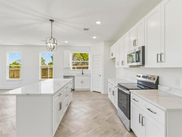 1412 Ridgeview Circle