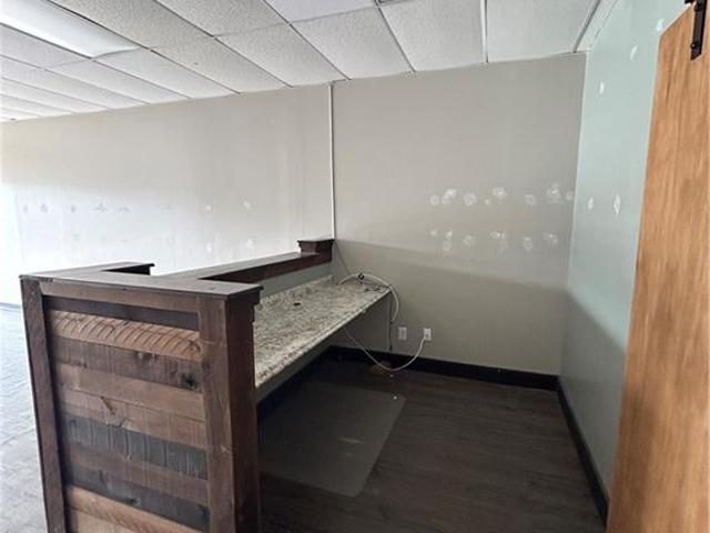 1412 S 7 Highway