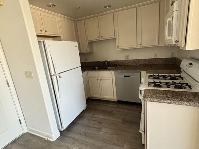 1412 S Sherbourne Drive 204